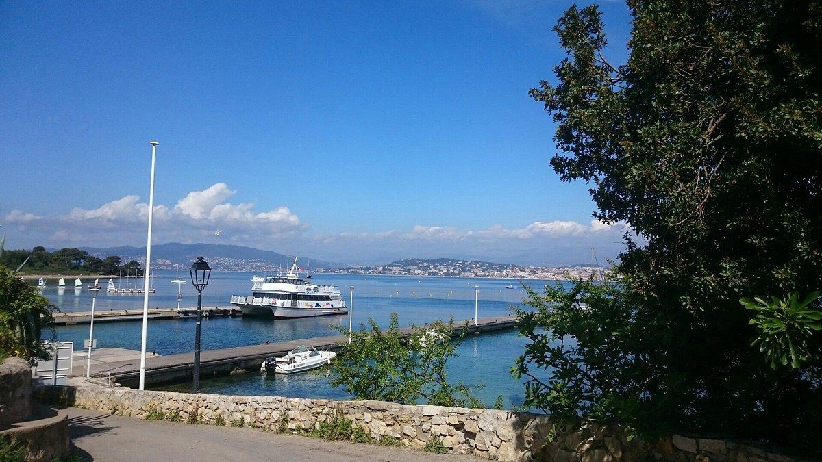 Explore Iles de Lerins with HSE Platform