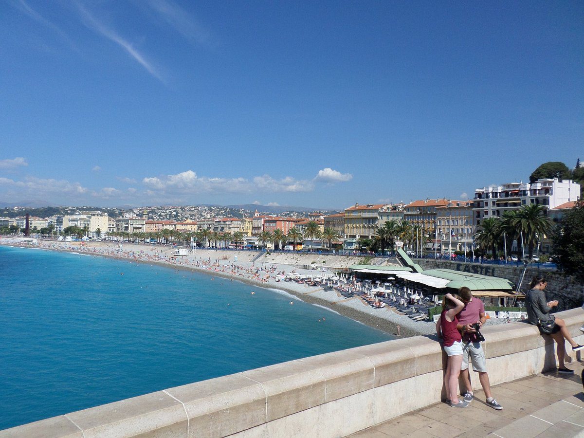 Stroll the Promenade des Anglais with HSE Platform